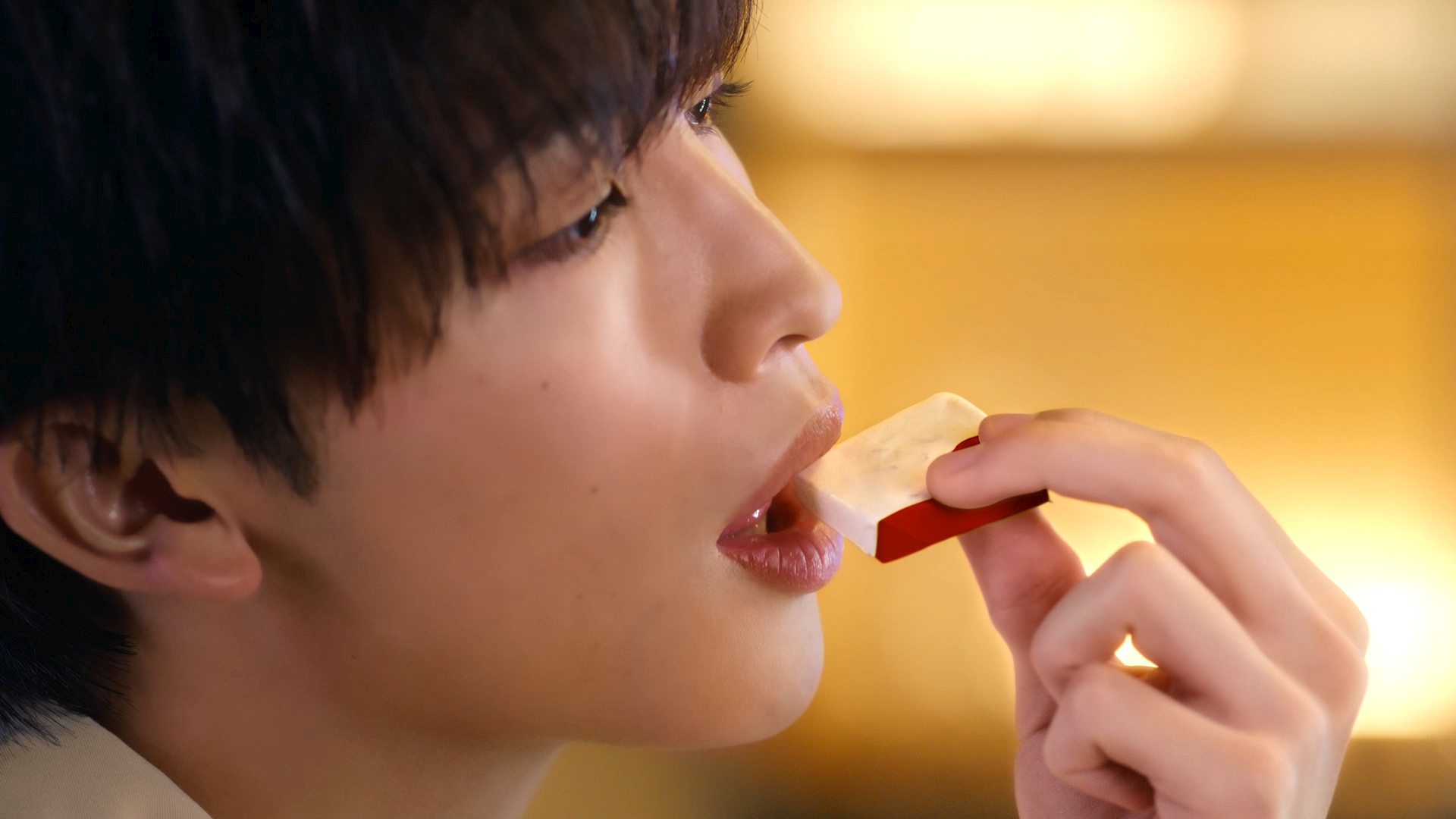 GENIC・増子敦貴が色気たっぷりにチーズをぱくり【フィラデルフィアデザート6P】新CMが解禁 | フィールドキャスター